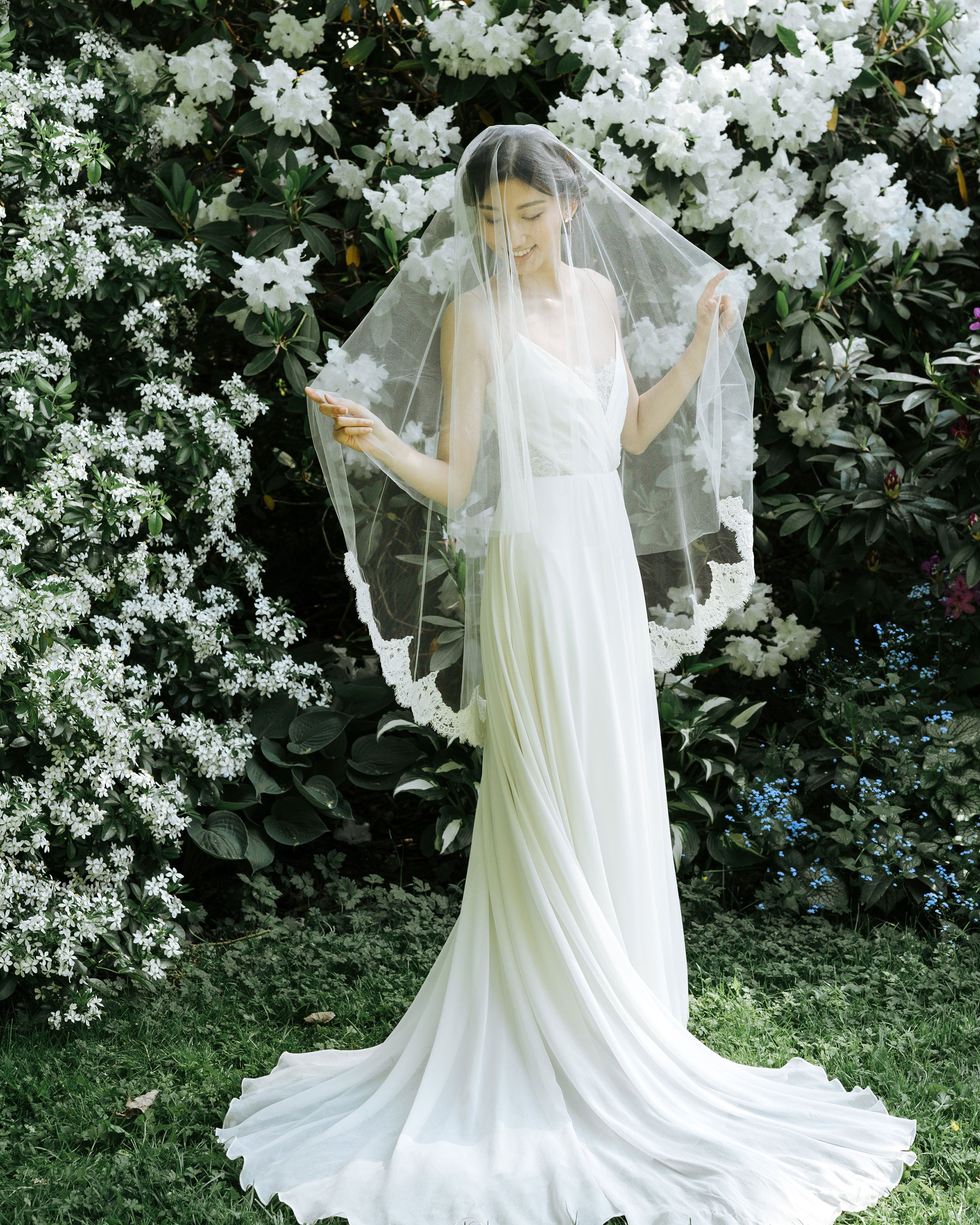 Azalea Lace Fingertip Veil – Atelier Elise